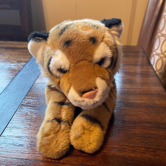 Toys “R” Us | Toys | Toys R Us Stuffed Tiger | Poshmark